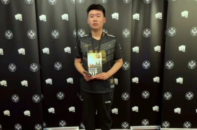 恭喜Wei！荣获MSI的FMVP！教练朱开：谢谢EDG，特别是圣枪哥_腾讯新闻