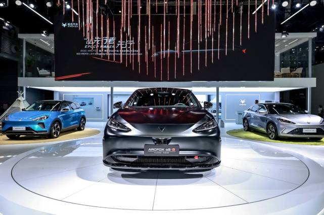 对比蔚来ET7、智己L7，阿尔法S全新HI版的智能达到何种水平？_腾讯新闻