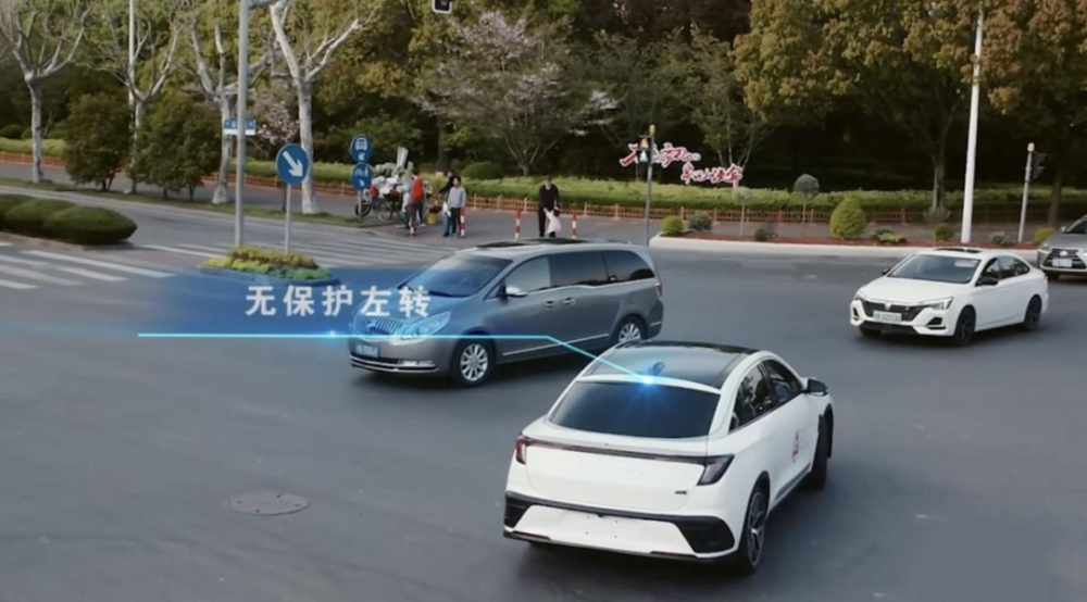 对比蔚来ET7、智己L7，阿尔法S全新HI版的智能达到何种水平？_腾讯新闻