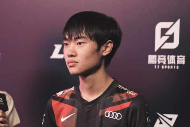 RNG祝福Bin转会！UZI官宣离队，LPL迎来4个新瓜，左手成为焦点_腾讯新闻