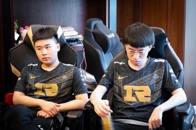 LOL：感谢RNG，让LCK赛区只有三个世界赛名额，韩网观众心态崩了_腾讯新闻