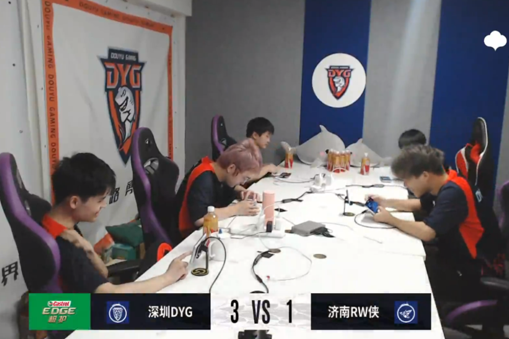 DYG3比1战胜RW侠，小义回归打野，湘军转辅助，新阵容磨合不错_腾讯新闻