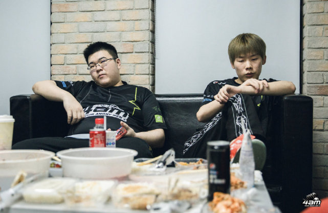 绝地求生：4AM小海携手112加入TMA，夏季赛或成最后一战？_腾讯新闻