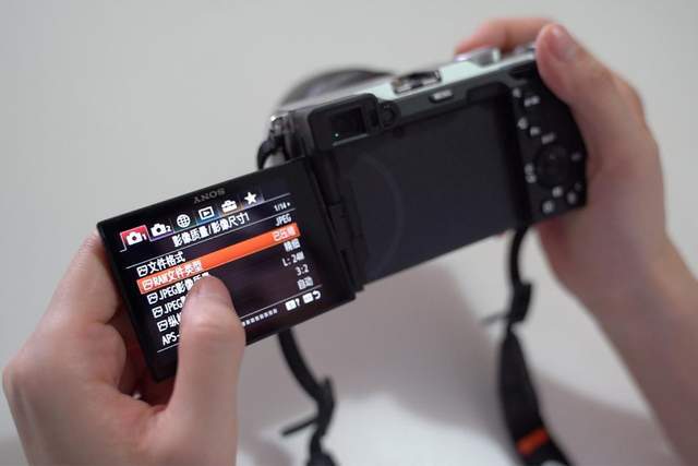 万元全幅选谁？索尼A7C值得考虑，只比A73贵几百块体验却好很多_腾讯新闻