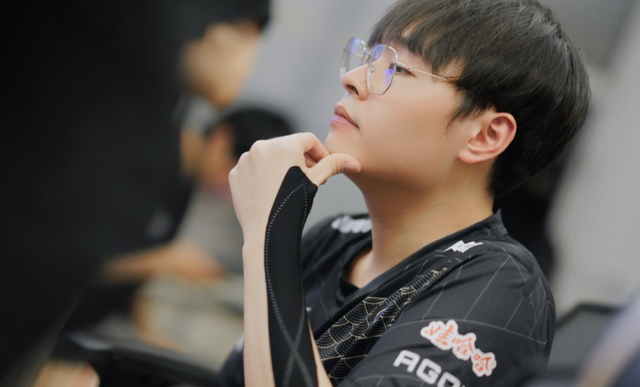 FPX引入韩援上单对抗V5，呼吸哥对战Theshy_腾讯新闻