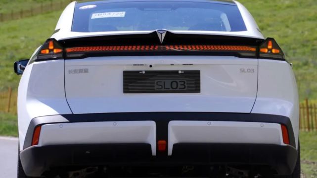 开箱评测长安深蓝SL03：Model 3的头号劲敌“上集”｜电动观_腾讯新闻
