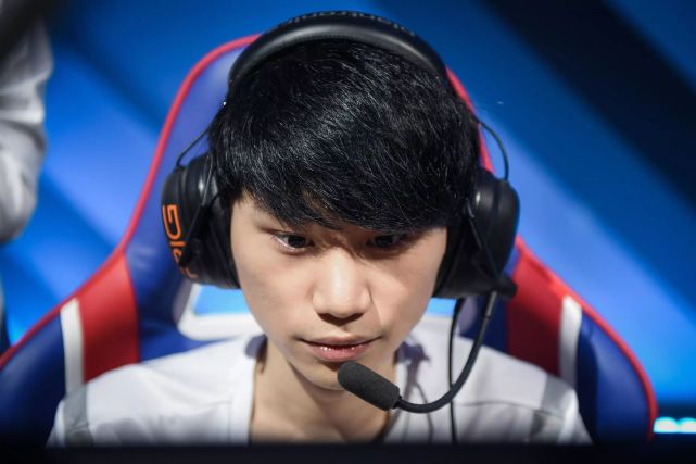 最想加入一支全华班！Doinb爆料：LCK队伍只看关系而不是实力_腾讯新闻