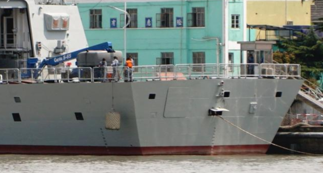 522“资阳”舰服役：沪东等船厂在两年内，下水10艘054A型护卫舰_腾讯新闻