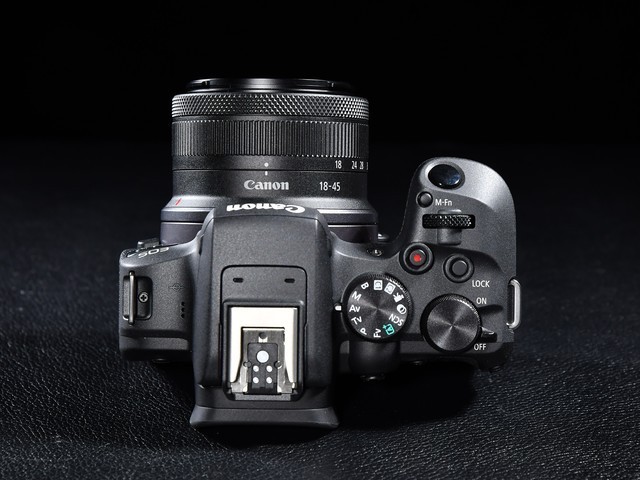 【有料评测】佳能EOS R10评测：超轻便高性能微单相机_腾讯新闻