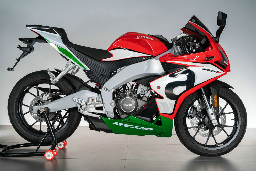 22980元！阿普利亚GPR250R运动版上市，新增GP版画_腾讯新闻