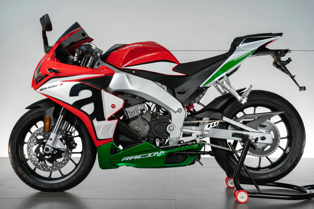 22980元！阿普利亚GPR250R运动版上市，新增GP版画_腾讯新闻