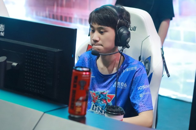 V5不败金身被打破，接下来遭遇LNG挑战，Doinb能否打一个翻身仗？_腾讯新闻