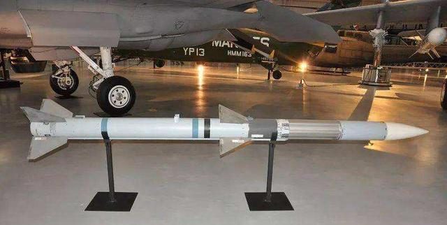 AIM-120D3导弹成功试射，美国空军将获空战利器，但是射程严格保密_腾讯新闻