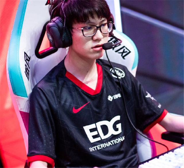 LPL各队遇“背刺”，包括RNG、WE，meiko的遭遇被解释成bug_腾讯新闻