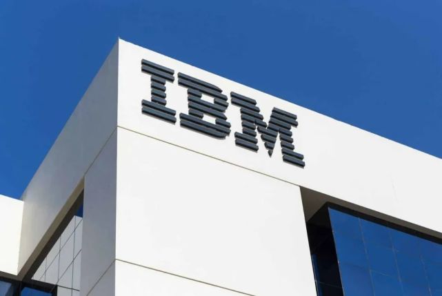 IBM百年史：企业服务巨头如何跨越周期？_腾讯新闻