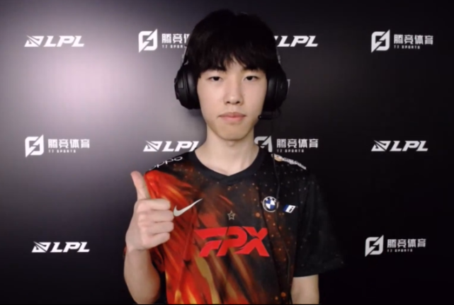 【夏季赛专访】FPX.Hang：下一场很重要，调整好最好的状态去面对EDG_腾讯新闻