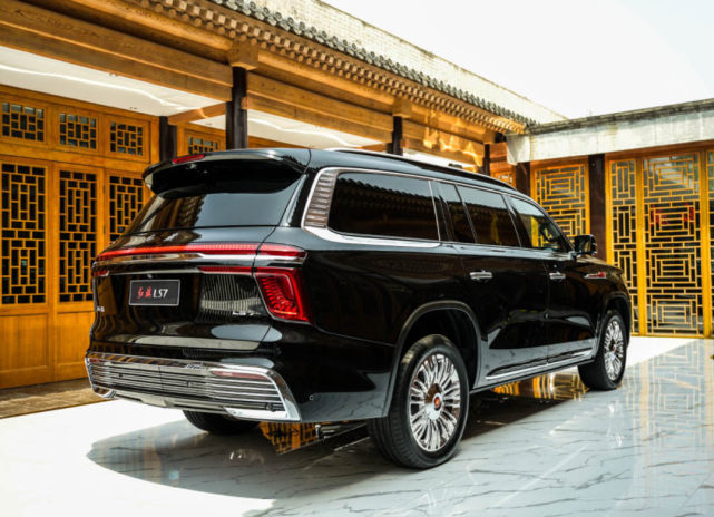 全新红旗LS7迎来上市！136.58万买的不是豪华而是尊贵_腾讯新闻