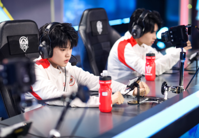 淘汰AG仅1天，KSG“背刺事件”发酵，小玖惨遭处罚，WB迎来好消息_腾讯新闻