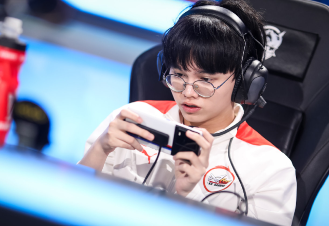 淘汰AG仅1天，KSG“背刺事件”发酵，小玖惨遭处罚，WB迎来好消息_腾讯新闻