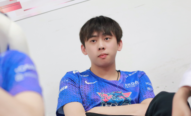 Karsa重回首发！V5与LNG进入生死局，中野对抗成关键_腾讯新闻