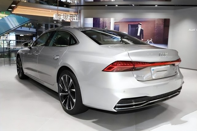 月销316台成元凶？上汽“奥迪A7L”官降4.1万，一汽奥迪乐开花了_腾讯新闻