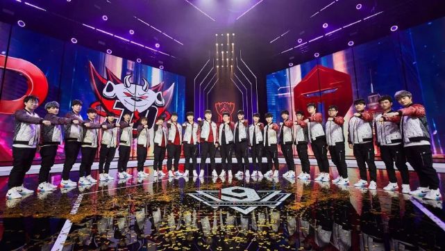 盘点：S3-S12 LPL世界赛出征服_腾讯新闻