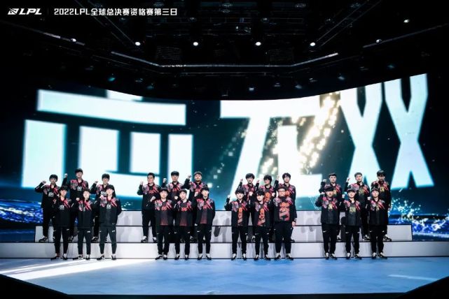 盘点：S3-S12 LPL世界赛出征服_腾讯新闻