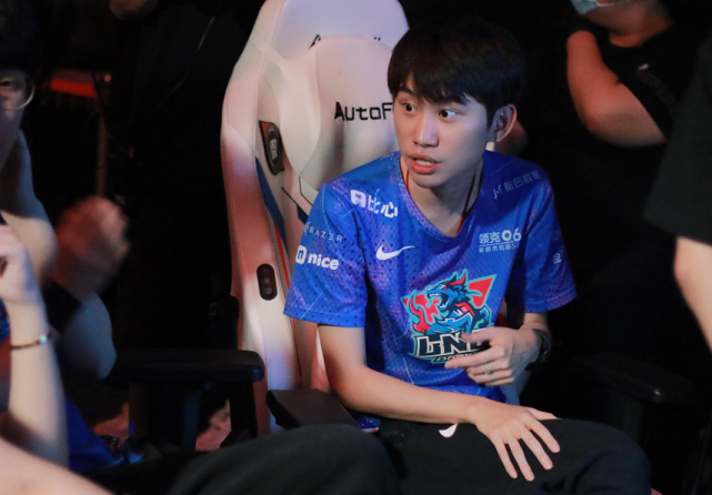 冒泡赛魔咒？Doinb四次进入冒泡赛都未突围，被IG血克！_腾讯新闻