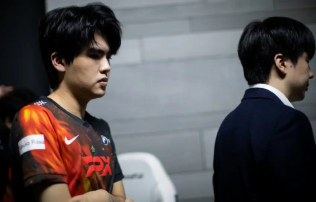 LBL赛事爆红！Doinb：对决GNR，邀请Uzi刘青松！_腾讯新闻