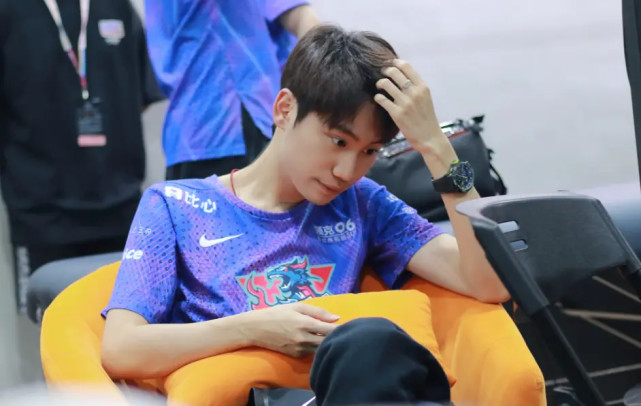 LBL赛事爆红！Doinb：对决GNR，邀请Uzi刘青松！_腾讯新闻