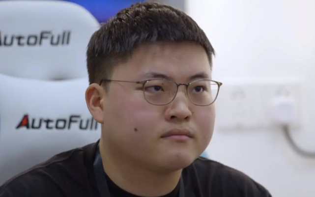 “UZI再度出山，携手狼行打比赛”！LBL热度飙升，宝蓝梦回S8_腾讯新闻