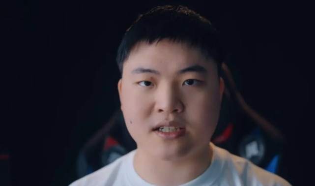 “UZI再度出山，携手狼行打比赛”！LBL热度飙升，宝蓝梦回S8_腾讯新闻