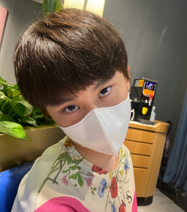 会参加LBL的比赛！UZI直播回应加入：Doinb叫我打灵活组排了_腾讯新闻