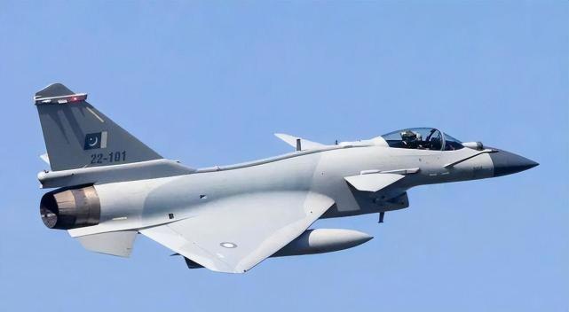 喜讯！巴基斯坦增购60架歼-10CE，将取代F-16成为巴空军的主力_腾讯新闻