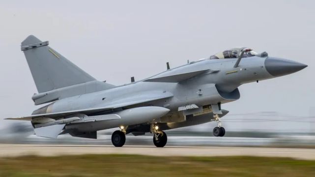 歼10C物美价廉追加采购！巴铁歼10C总数达60架，美国F16推销失败_腾讯新闻