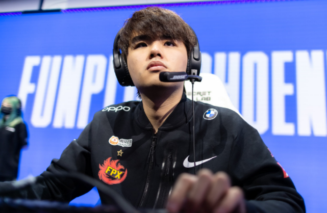 LBL焦点战来袭，FPX冠军ADC回归赛场，Doinb谈Uzi_腾讯新闻
