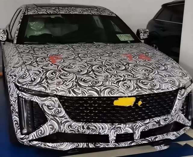 新“凯迪拉克CT6”路试曝光，2.0T＋48V轻混加持，配9K超视网膜屏_腾讯新闻