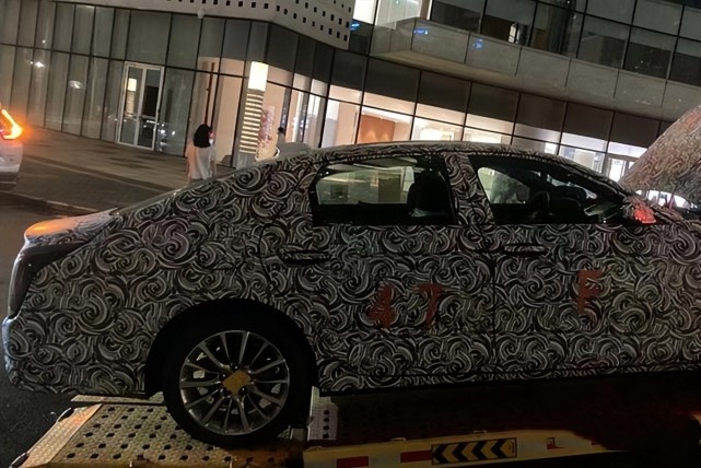 新“凯迪拉克CT6”路试曝光，2.0T＋48V轻混加持，配9K超视网膜屏_腾讯新闻