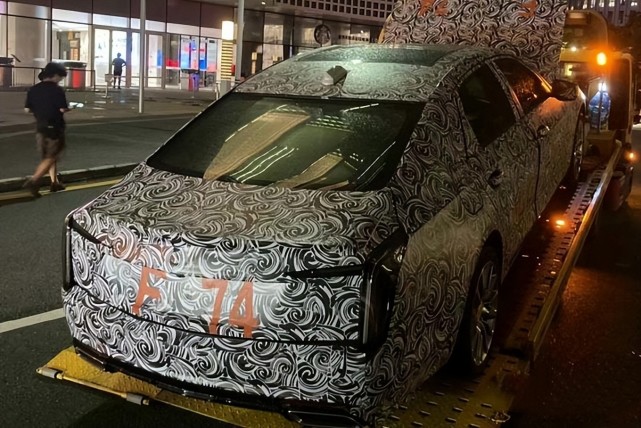 新“凯迪拉克CT6”路试曝光，2.0T＋48V轻混加持，配9K超视网膜屏_腾讯新闻