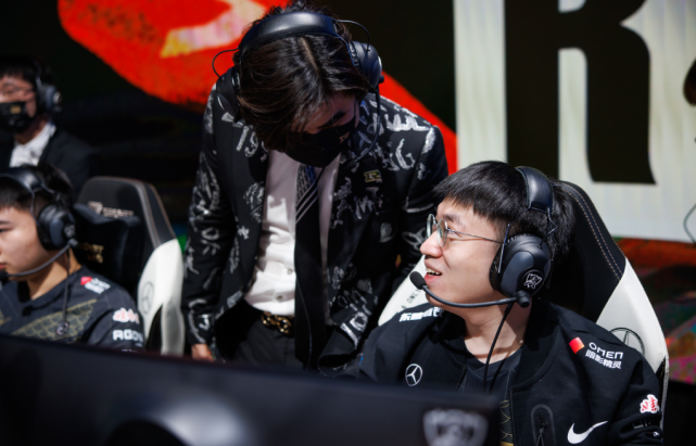 AJ透露内幕RNG必赢GEN没输过！宁王：Uzi已经不在了_腾讯新闻