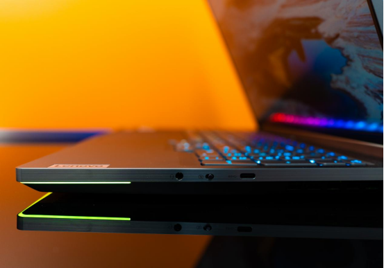 双“A”加持，颜值超高又能打，拯救者R9000K 2022评测_腾讯新闻