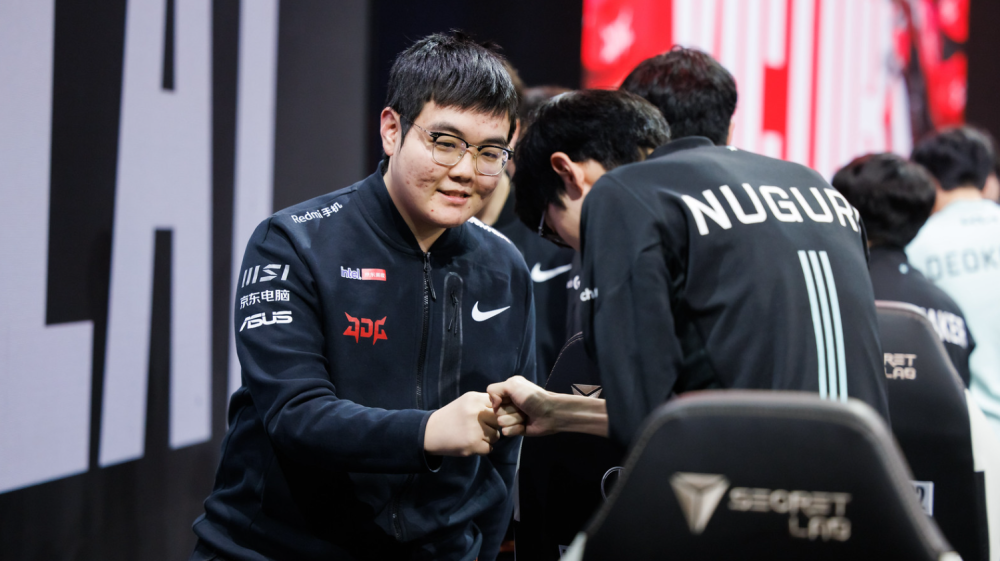 JDG加赛战胜DK拿下小组第一，369剑魔碾压牛宝刀妹_腾讯新闻