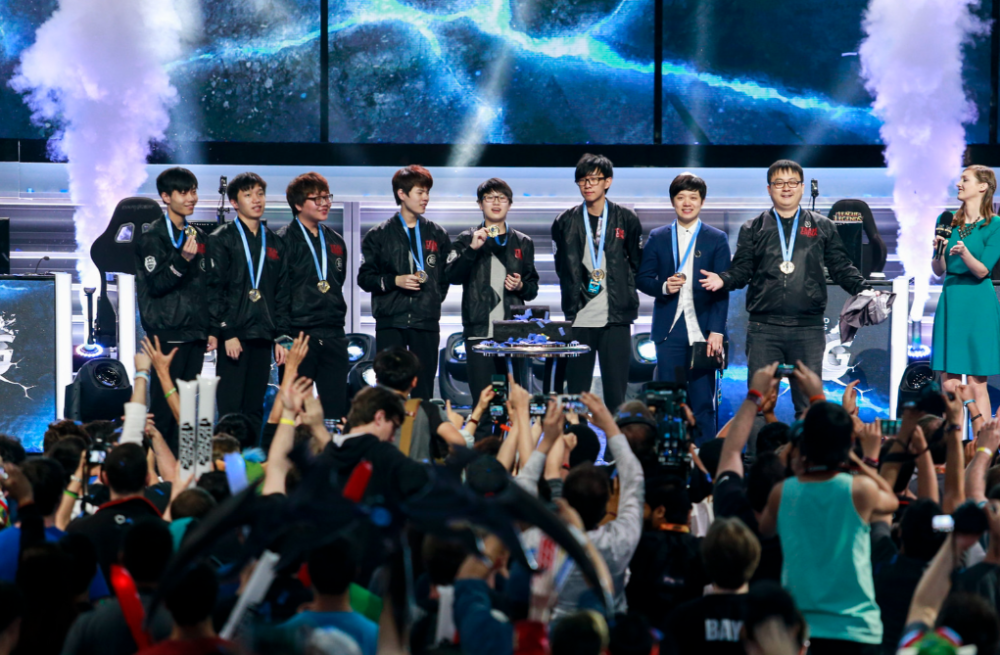 历届MSI冠军世界赛战绩：T1一冠，G2一亚，LPL止步八强_腾讯新闻
