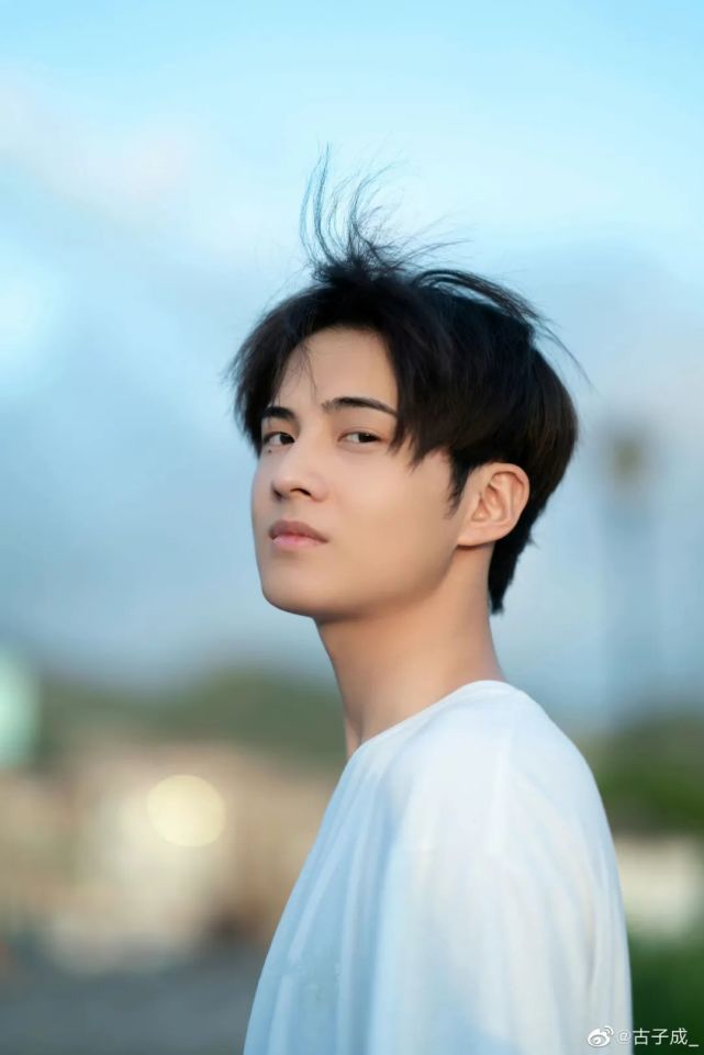 22'Q3｜220位新生代男演员待播作品一览：他们行远自迩，笃行不怠_腾讯新闻