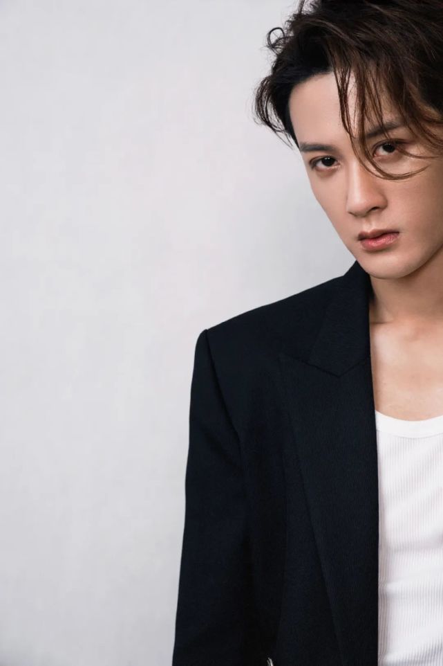 22'Q3｜220位新生代男演员待播作品一览：他们行远自迩，笃行不怠_腾讯新闻