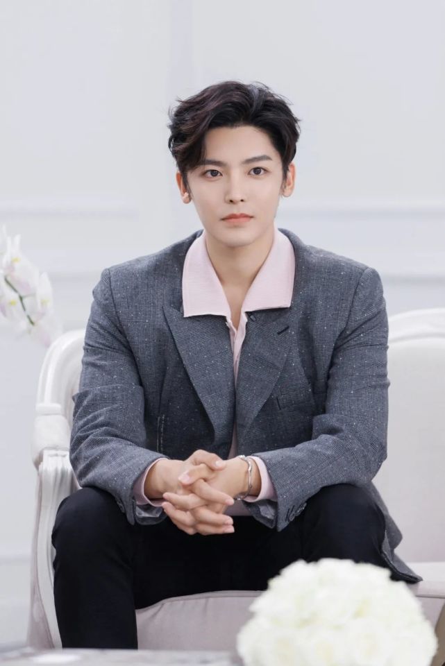 22'Q3｜220位新生代男演员待播作品一览：他们行远自迩，笃行不怠_腾讯新闻