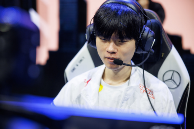 卫冕冠军止步八强！S12世界赛四强诞生，JDG被LCK包围_腾讯新闻