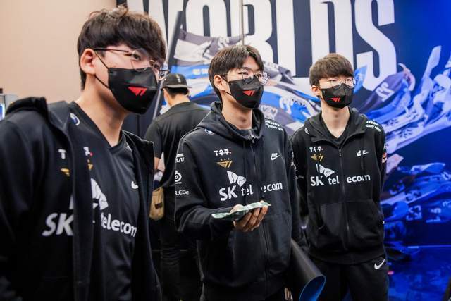 S12四强三支韩国队，JDG成半决赛LPL唯一独苗，或复刻S11剧情！_腾讯新闻