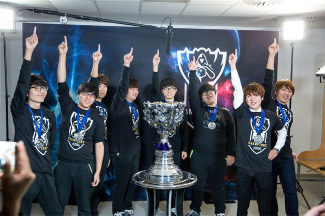 S12决赛迎来第四次LCK内战，T1与Faker此前三次内战两冠一亚_腾讯新闻