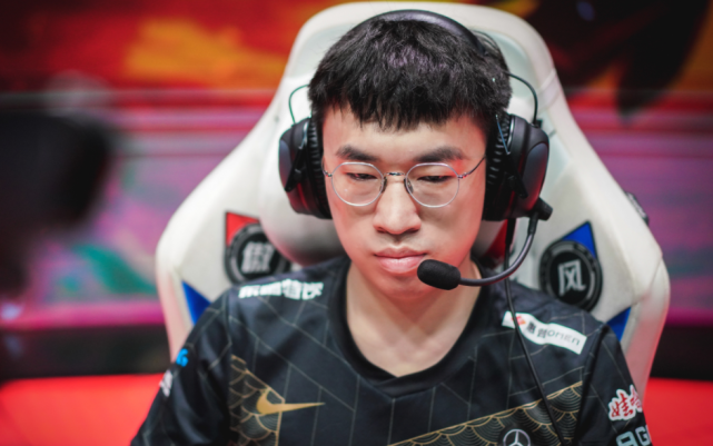 “RNG朱开回EDG，Theshy携手小天”，LPL转会新瓜出炉_腾讯新闻